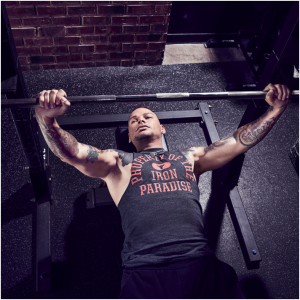 What makes Kane Brown confident while workout? Are those male briefs?